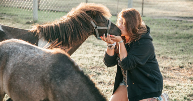 How Equine Therapy Benefits Patients in Addiction Treatment